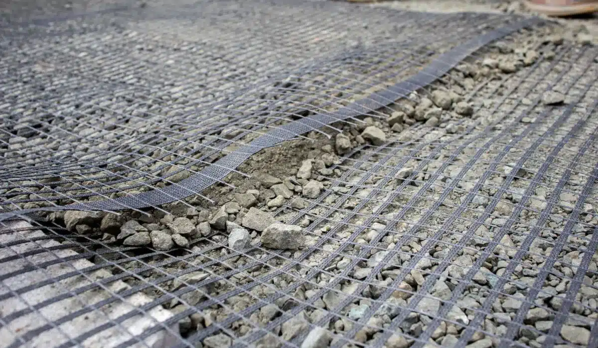 Enhancing Stability: Geogrid Mesh Retaining Wall Solutions