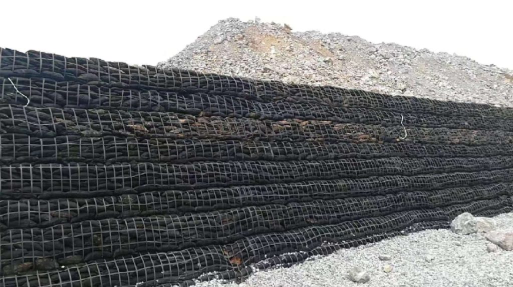 Geogrid Retaining Wall | Geosynthetics for Soil Stabilization