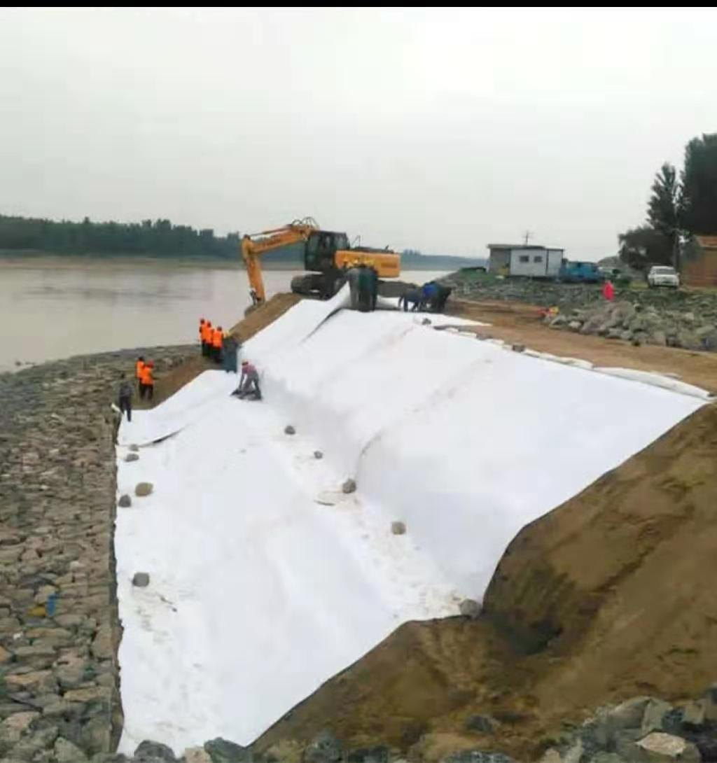 Geotextile Fabric Retaining Walls: Types and Applications